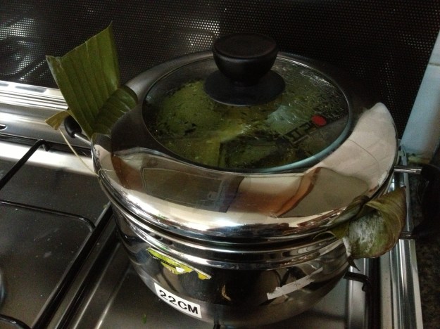 Num Kom-Sticky Rice Cakes with coconut filling/Khmer Kozhukkattai ...