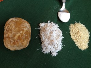 Num Kom-Sticky Rice Cakes with coconut filling/Khmer Kozhukkattai ...