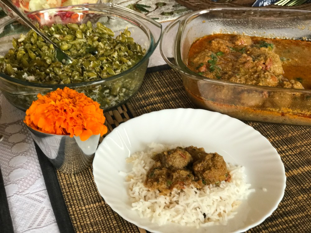 Aadu/Mutton Urundai Kuzhambu/Meat Balls (lamb) in Spicy Gravy | Dosaikal