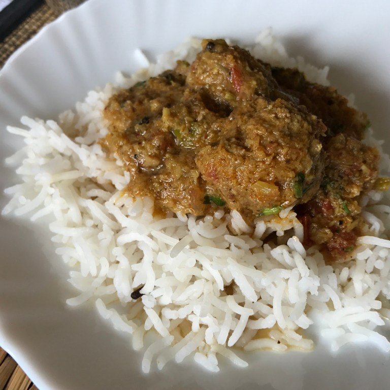 Aadu/Mutton Urundai Kuzhambu/Meat Balls (lamb) in Spicy Gravy | Dosaikal